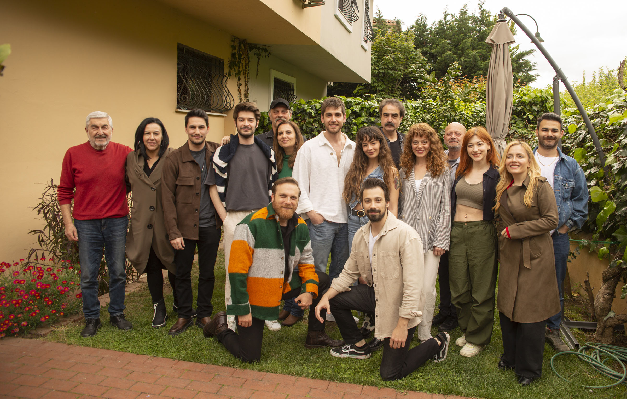 First Look: 'Vermem Seni Ellere' on ATV (Cast + Plot Summary) | Turkish ...